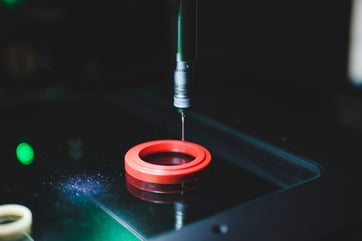 The Crucial Role of Face Seals and Radial Seals in Fluid Containment